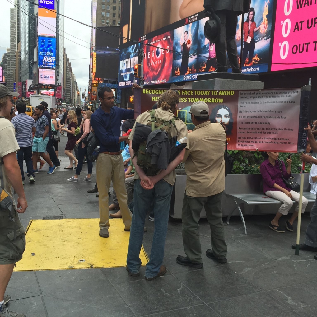 Messiah Foundation USA in Times Square – The Awaited One